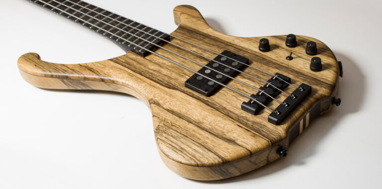 BassLine - handcrafted custom bass - made in germany.